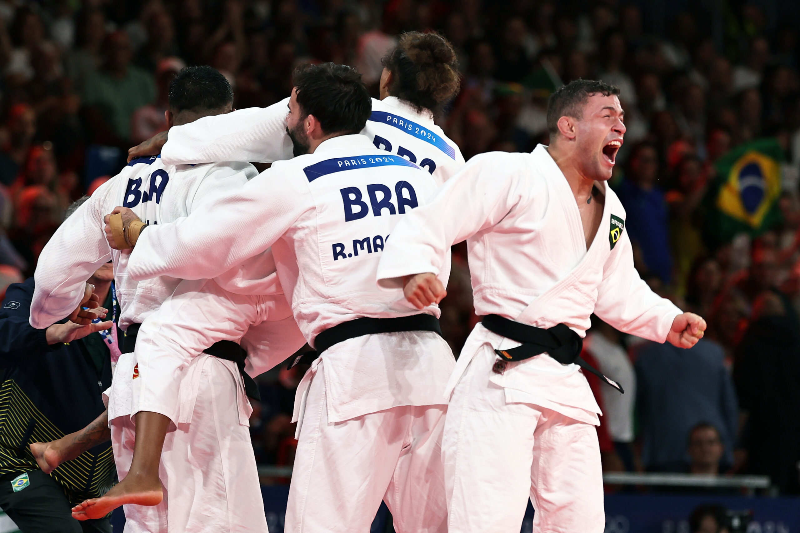 Paris 2024: Brazil é bronze por equipes mistas no judô