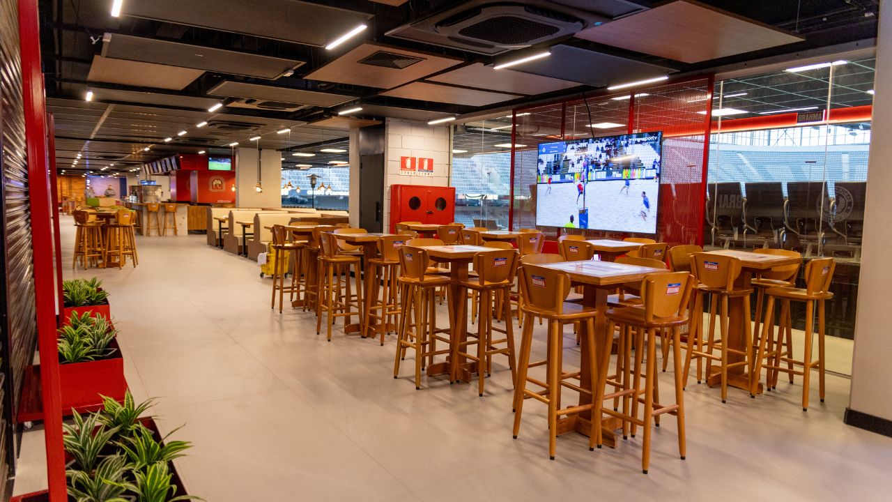 Athletico inaugura Choperia Arena Brahma na Ligga Arena; veja fotos e ...
